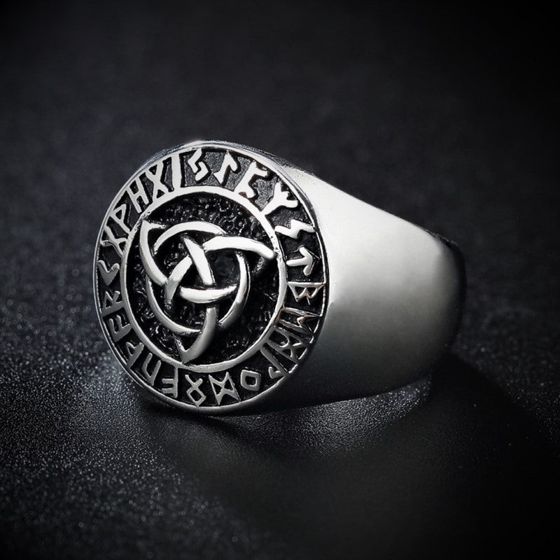 Viking Ring - Trinity Knot Runes - Valhalla Vikings