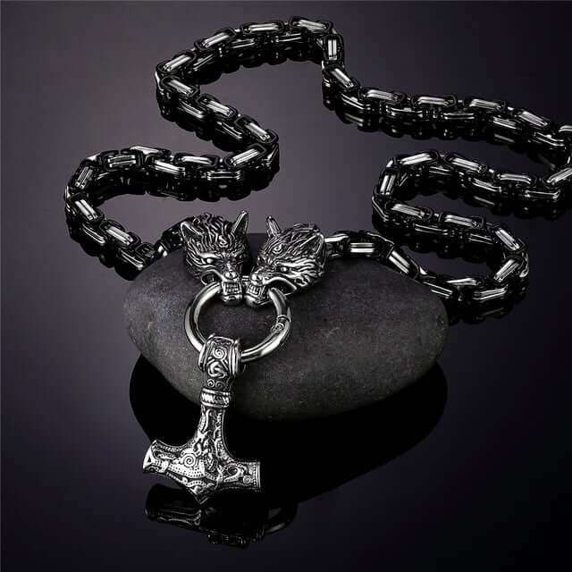 Black King Chain Featuring Wolf Heads With Mjolnir Pendant - Valhalla ...